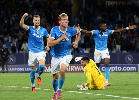 Preview Napoli vs AC Milan: Mencari Penantang Scudetto - HARIANFAJAR